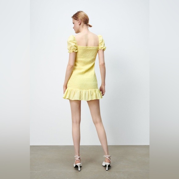 Zara | Dresses | Zara Mini Dress Soft Yellow Crinkle Ruched Puff Sleeve ...